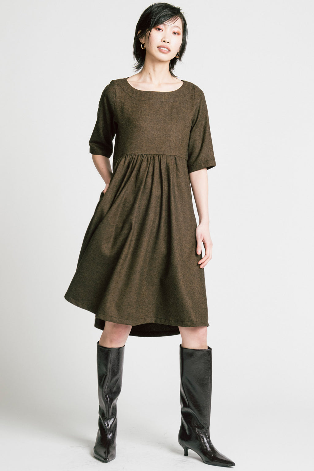 Allison Wonderland | Robe Period à chevrons brun – Jennifer Glasgow ...